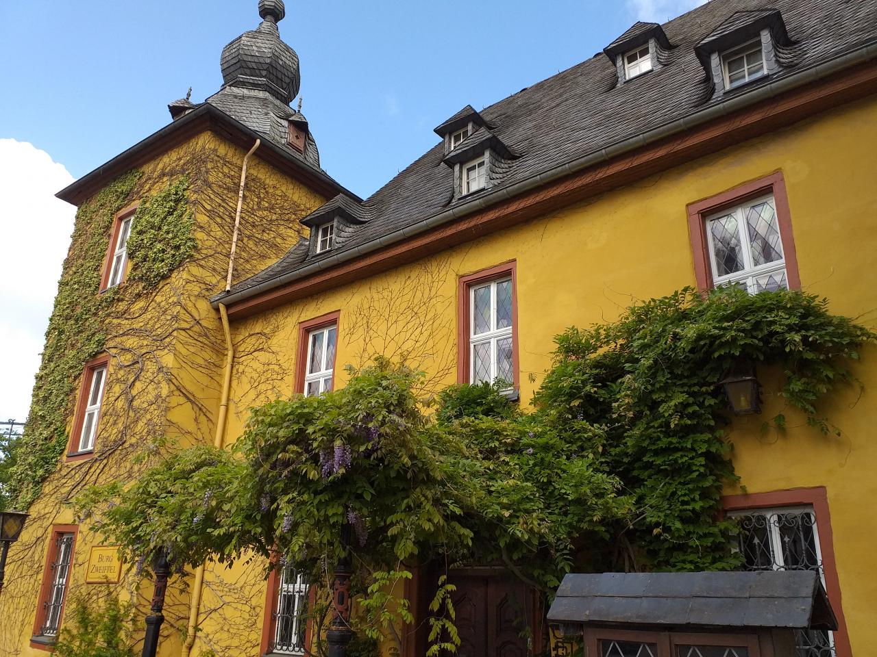 Burg Zweiffel (Herrenstrunden) - Voiswinkel (kleine Streckenwanderung ...
