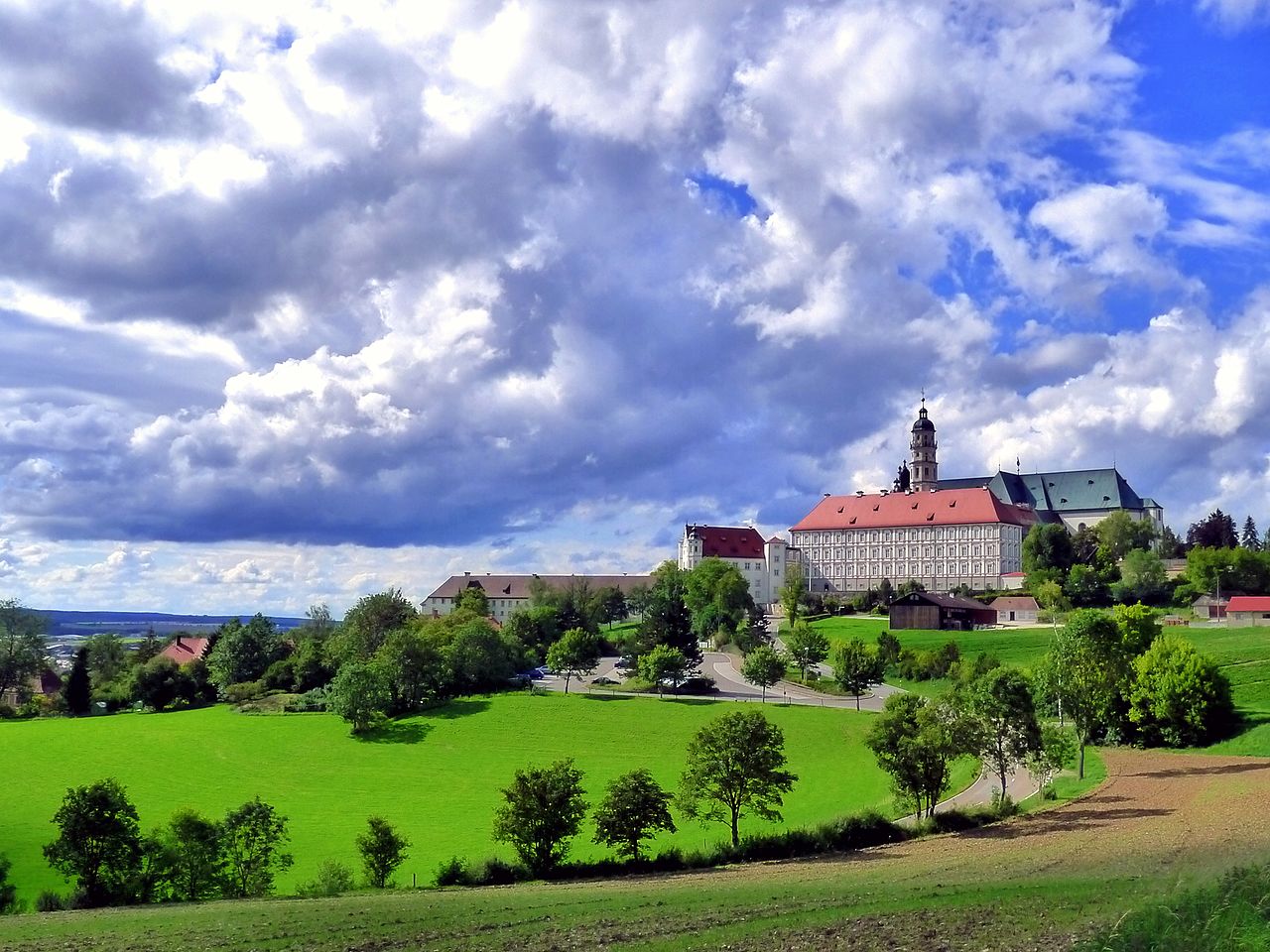 Abtei Neresheim und Egautal: Rundwanderung auf dem Härtsfeld | GPS ...