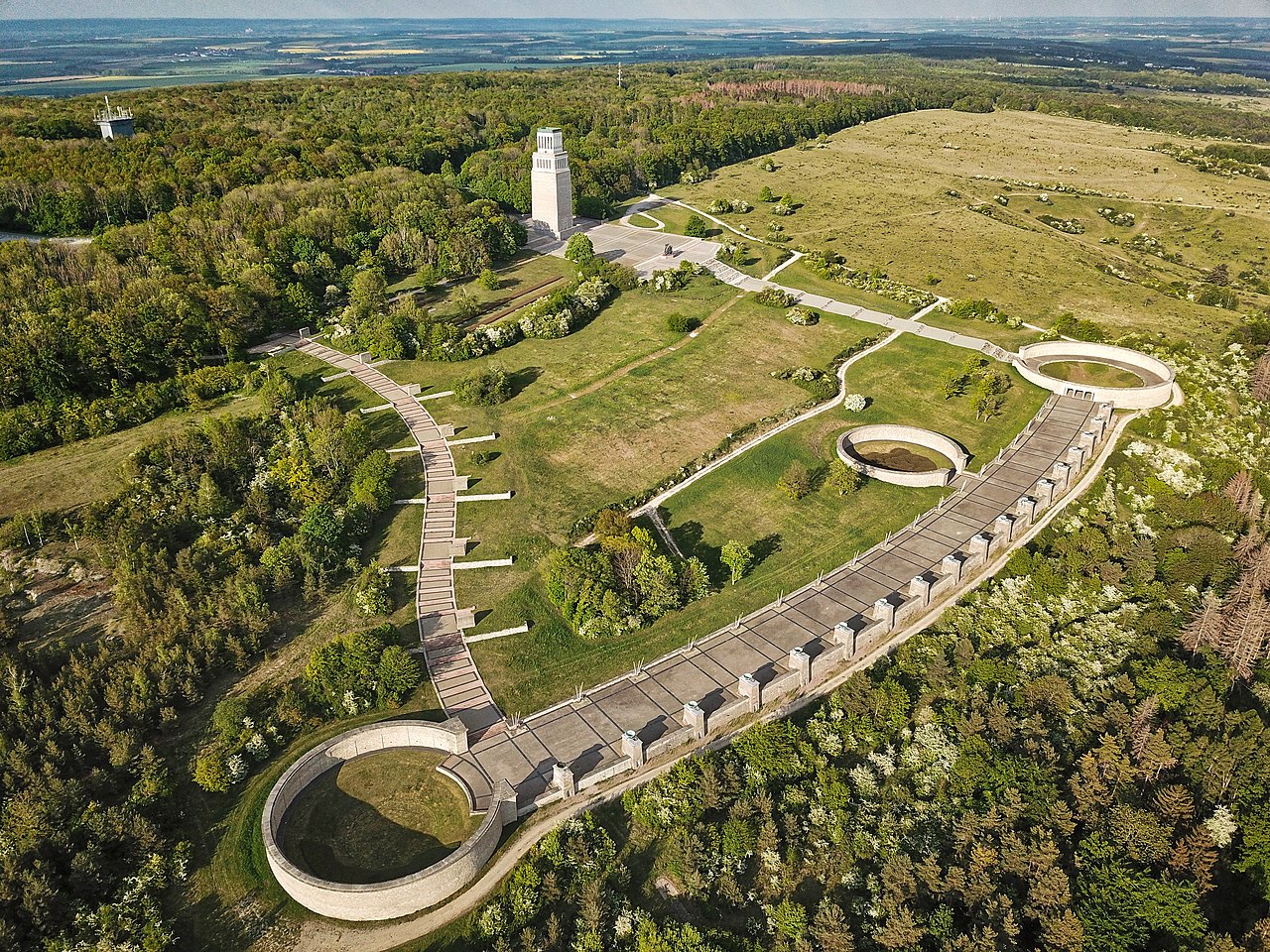 Gedenkstätte Buchenwald: Auf den Spuren der Naziverbrecher | GPS ...