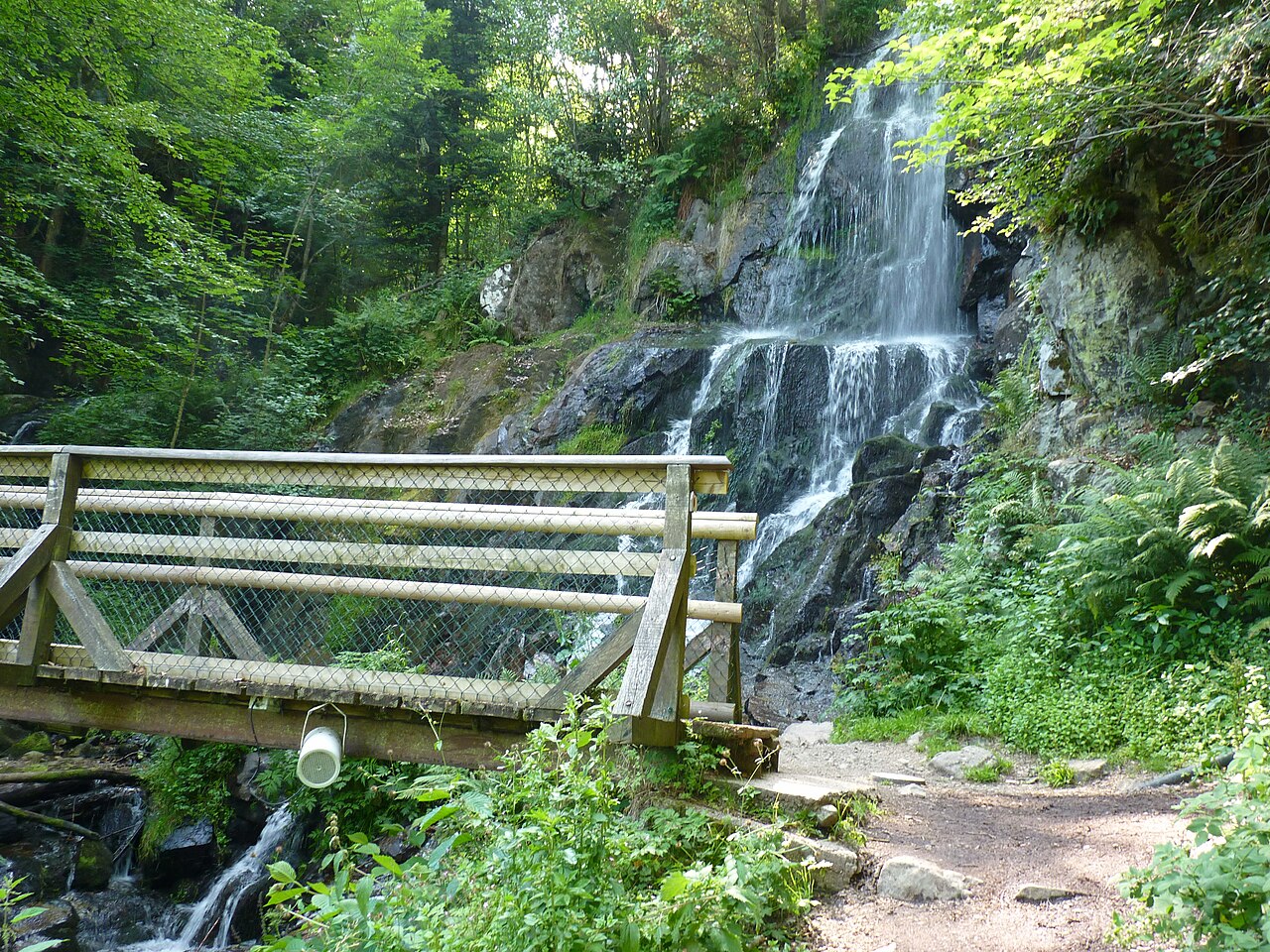 Le Hohwald Cascade: Hohwald Alsace – TOMP