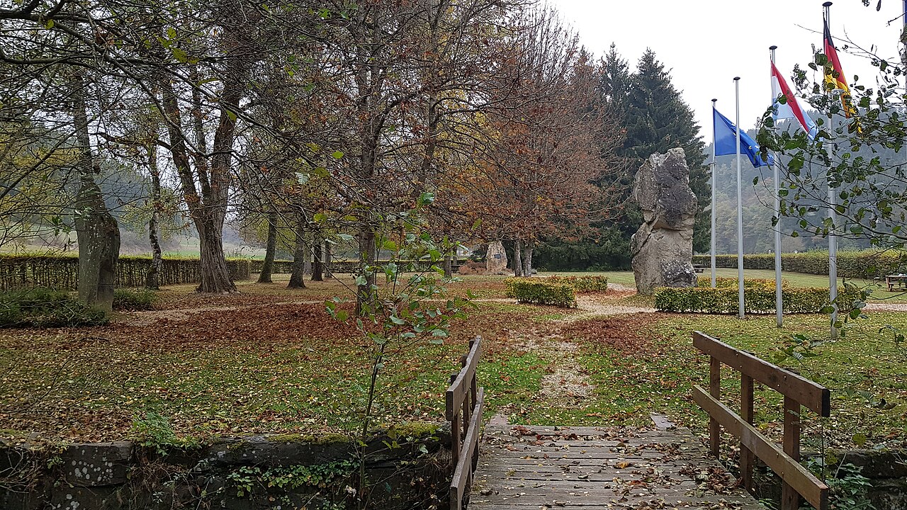 Jugendwanderweg vom Kloster Fünfbrunnen zum Europadenkmal im Ourtal ...